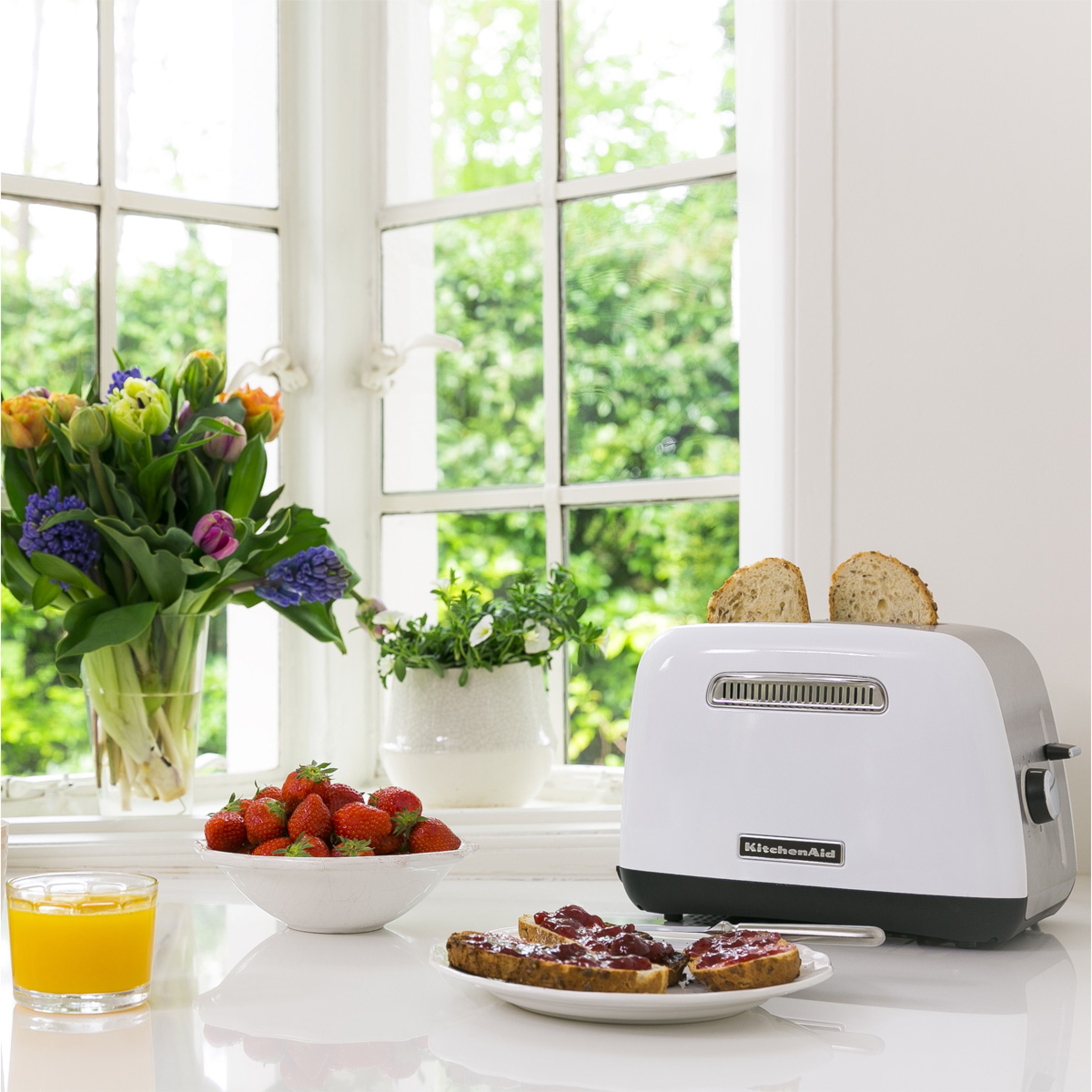 KitchenAid 5KMT2115EWH Classic toster sa 2 proreza - | Restart